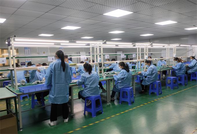 China Joyful Lamp Company Limited factory production line
